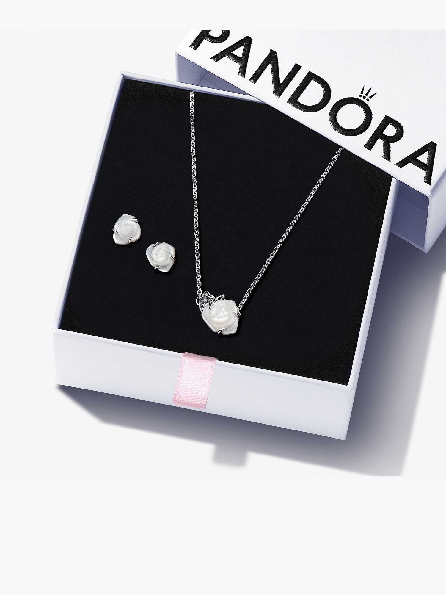 Earrings for Women | Holiday Gifting & Styling | Pandora HK
